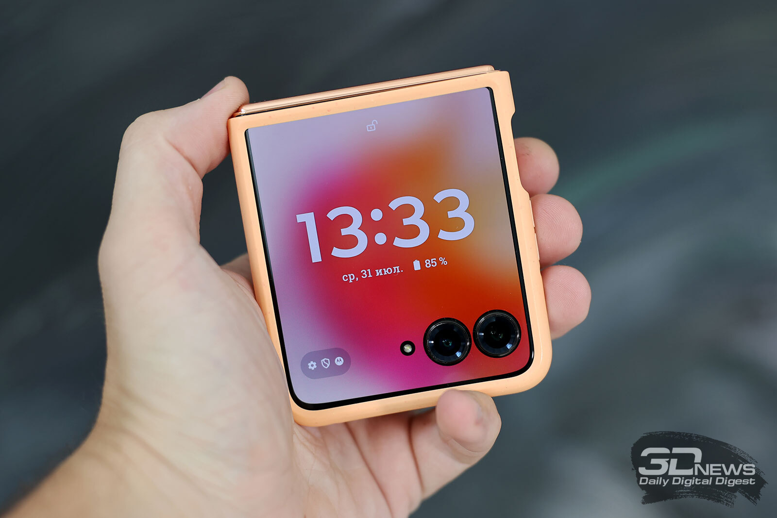 Обзор смартфона Motorola Razr 50 Ultra: когда сдал все хвосты / Смартфоны